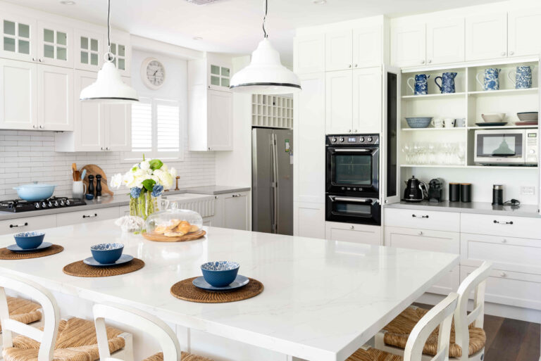 How to Create A Classic Hamptons-style Kitchen